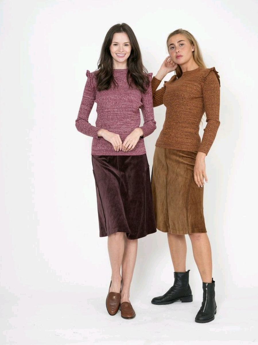 Nox-NY Shoulder Ruffle Crew Top – Hats to Hose